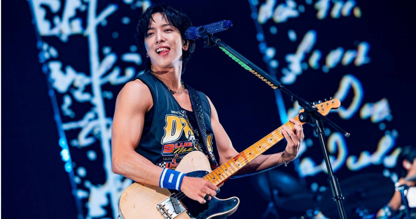 CNBLUE嗨唱〈修煉愛情〉、〈小酒窩〉 高流化身大型KTV